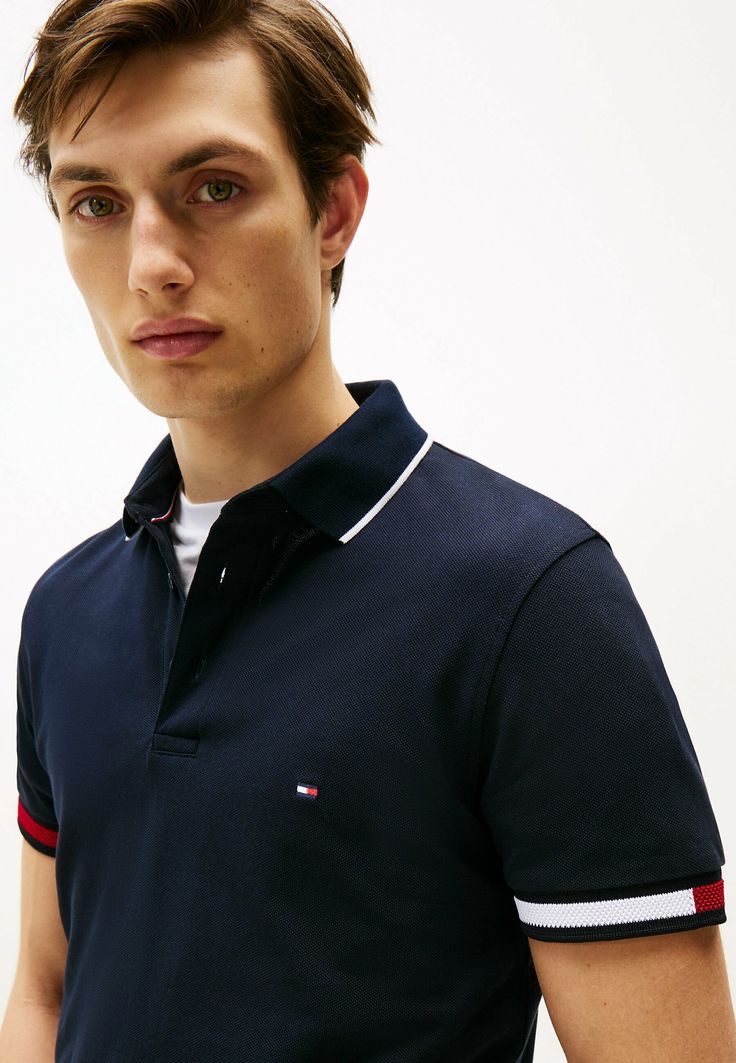 NIKE – Brand Drops